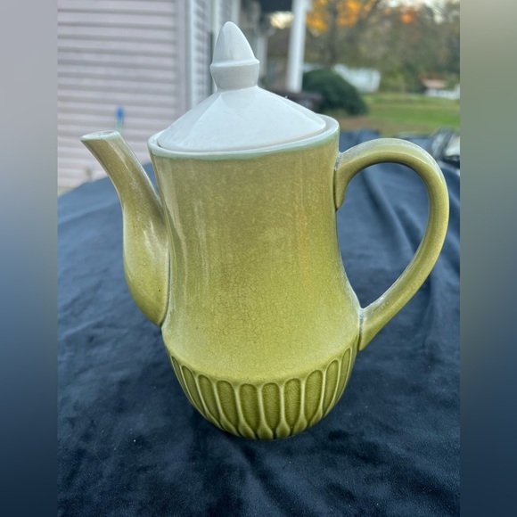 Kitchen | Vintage Mcm Olive Green Teapot With White Lid | Poshmark